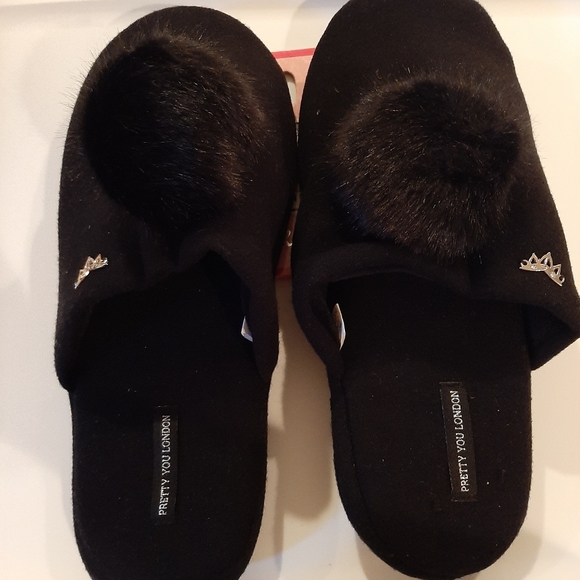 Pretty You London | Shoes | Fuzzy Black Slippers By Pretty You London ...